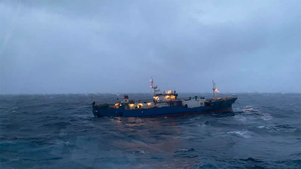 Vietnamese forces rescue Russian vessel stranded at sea